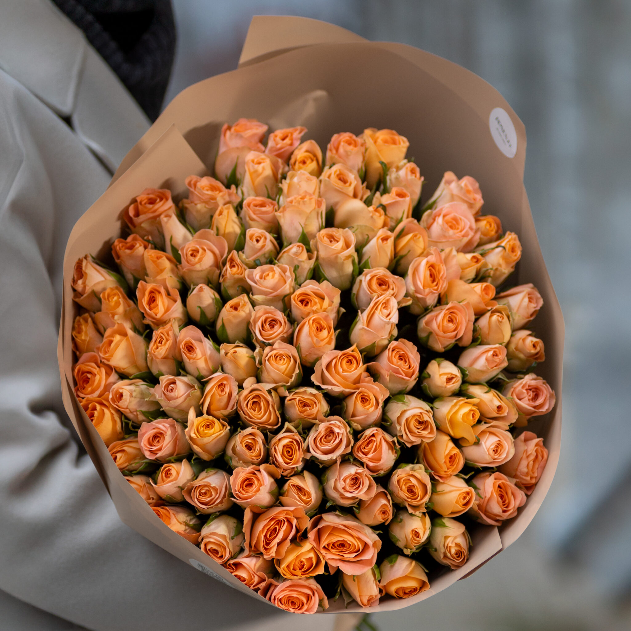 101 roses (74) buy with delivery in Helsinki - ROSES24.FI